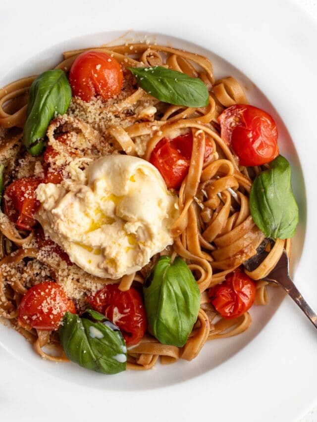 Easy Pasta Alfredo Recipe (3 Ingredients!) - The Burnt Butter Table