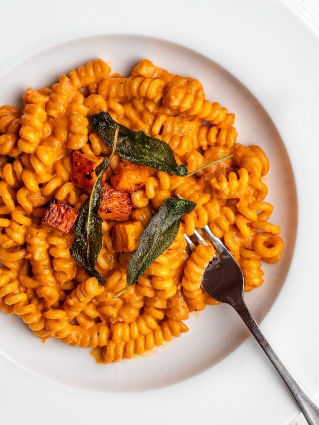 10 Minute Creamy Pesto Pasta Sauce - The Burnt Butter Table