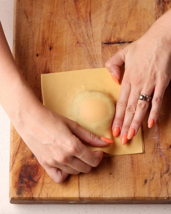 Egg Yolk Ravioli in a Butter Sauce (Raviolo al uovo) - The Burnt Butter ...