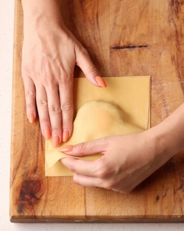 Egg Yolk Ravioli in a Butter Sauce (Raviolo al uovo) - The Burnt Butter ...